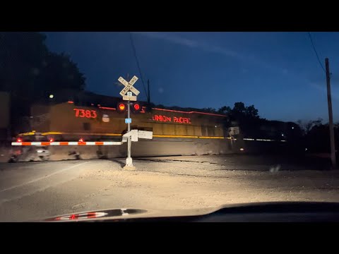 NS 552 with TWO Union Pacific units. - YouTube