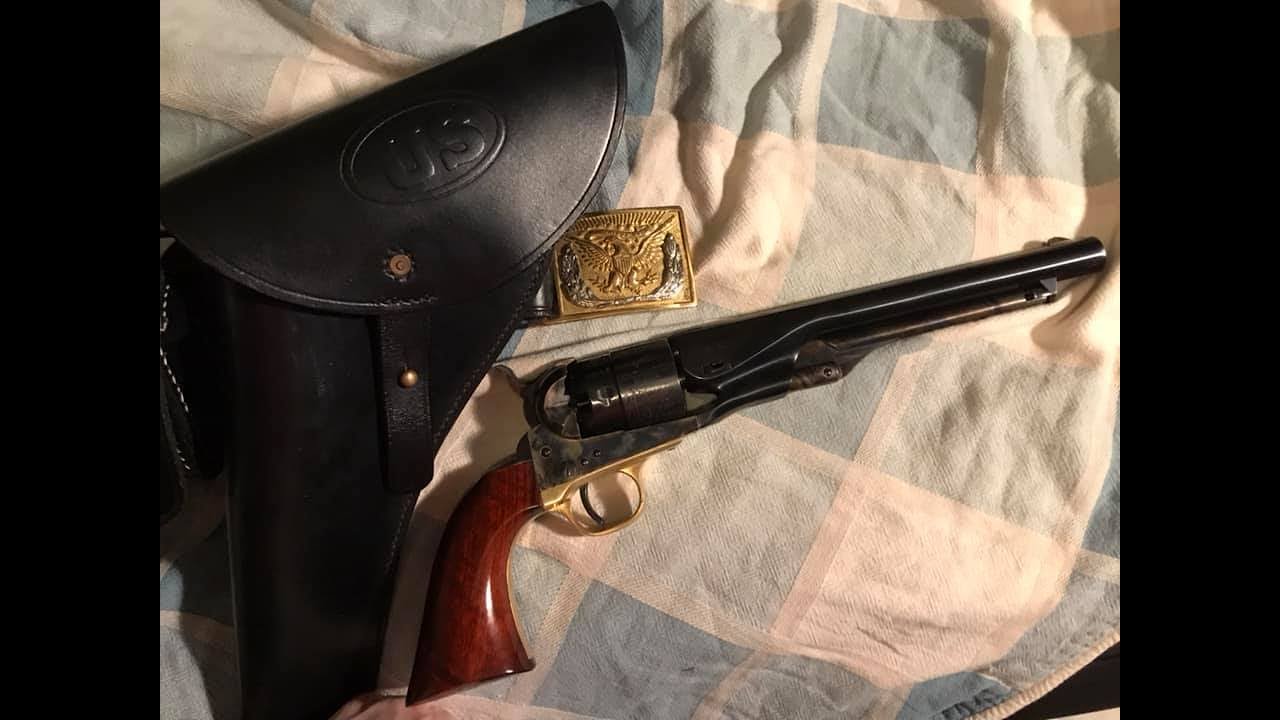 Red Dead Online Navy Revolver Styled like the originals. - YouTube