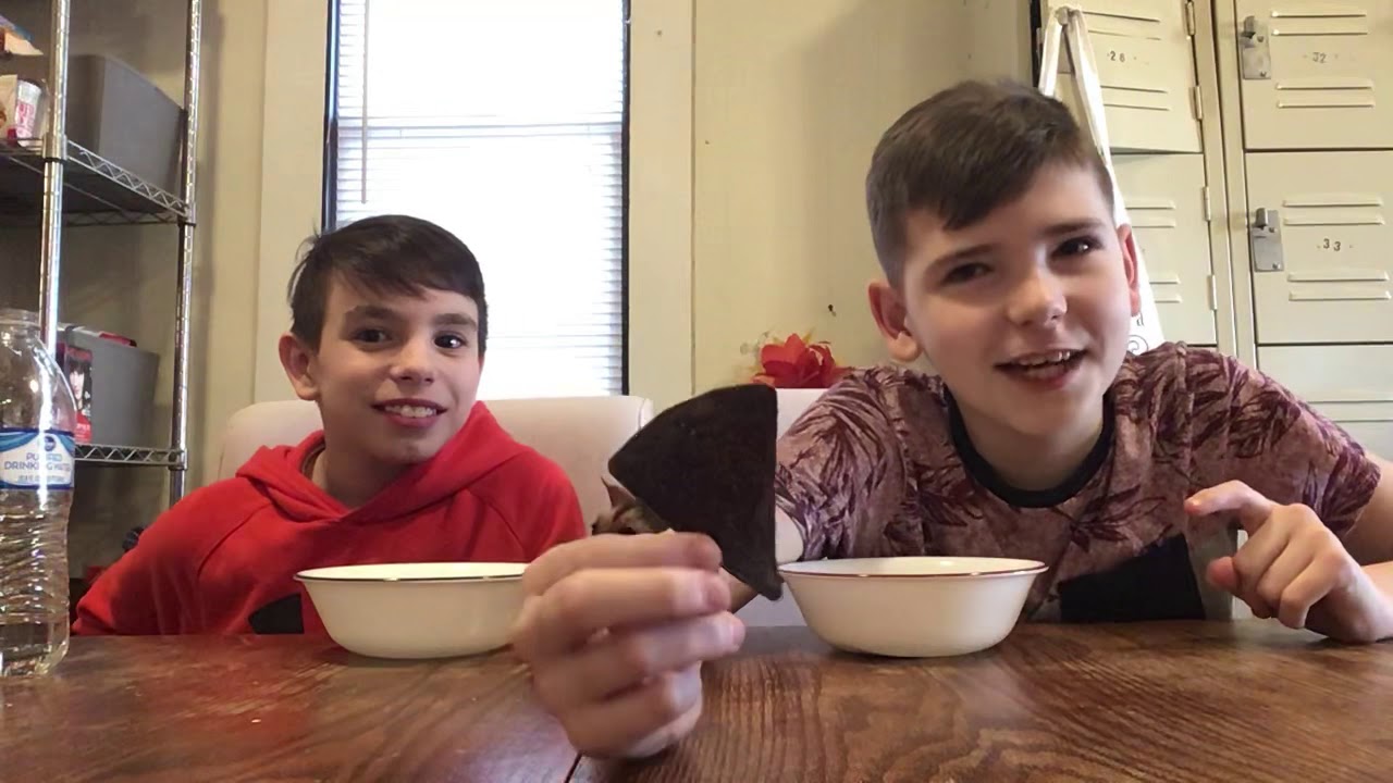 Spicy DIABLO Taco Bell chip challenge - YouTube