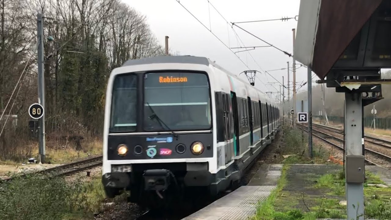 Arrivée d’un MI84 IDFM et d’un MI79 STIF à Sevran Livry - YouTube