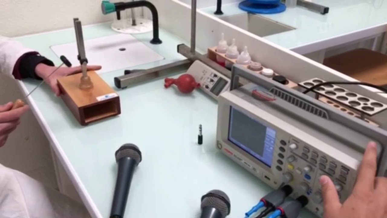 experience avec les 2 microphones et l'oscilloscope - YouTube
