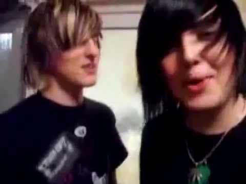 HAWT EMO BOYS KISSING - YouTube