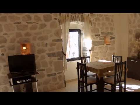 Dobrota, Kotor - 1 bedroom Apartment in a Refurbished Stone Captain's Villa with Pool