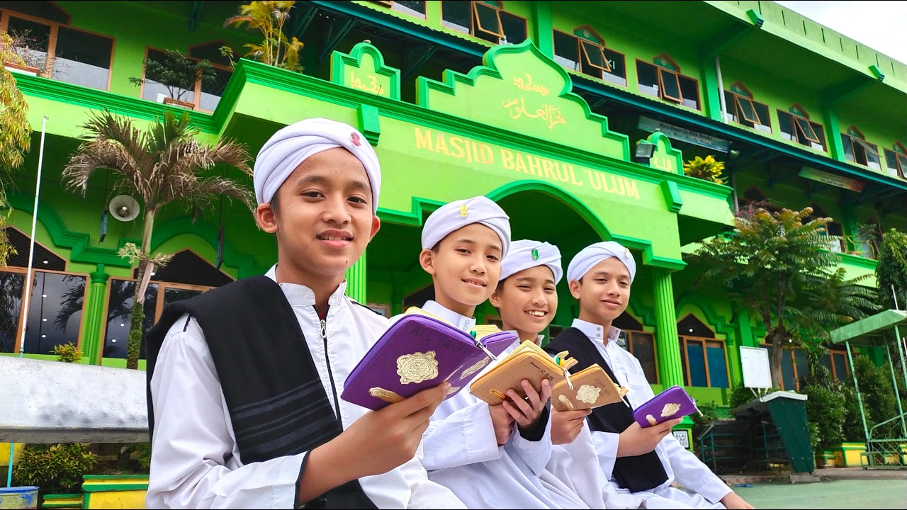 Pesantren Terpadu Serambi Mekkah Live Stream - YouTube