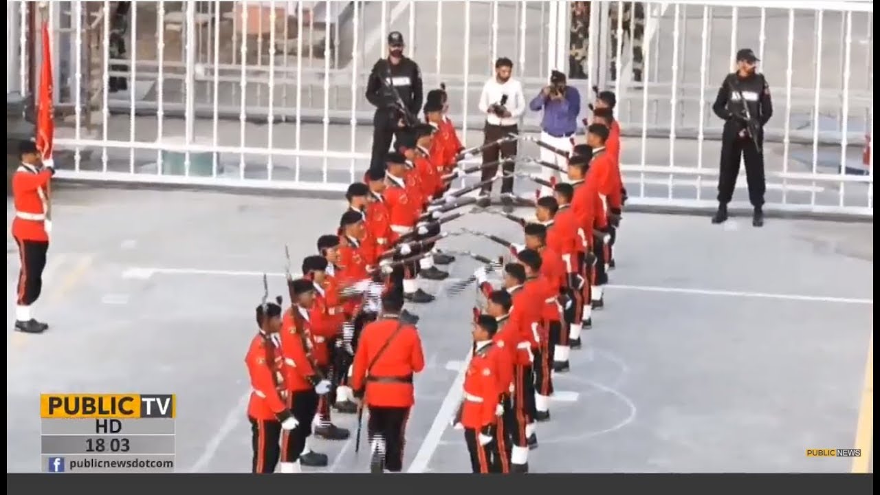 14 August: Special squad's splendid parade in Flag-lowering ceremony at ...