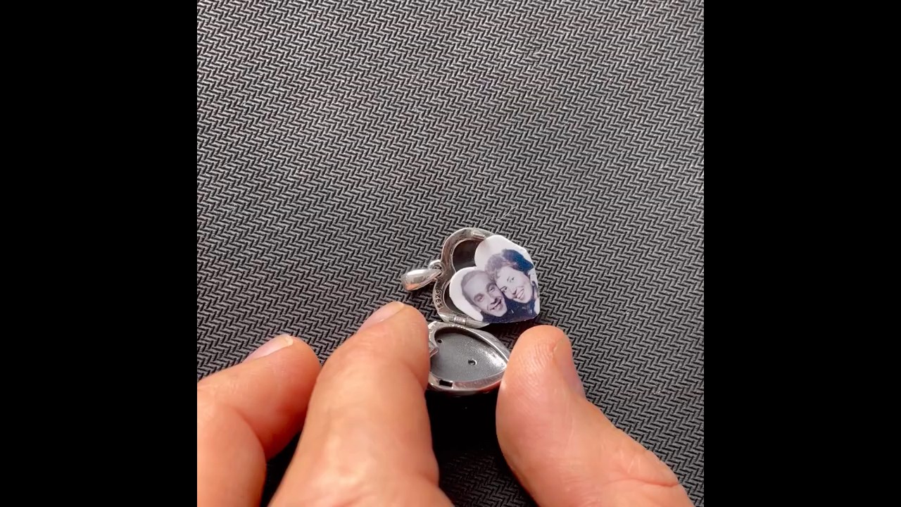 How To Insert A Photo In A Heart Locket Pendant last Step YouTube How To Insert A Photo In A Heart Locket Pendant last Step YouTube