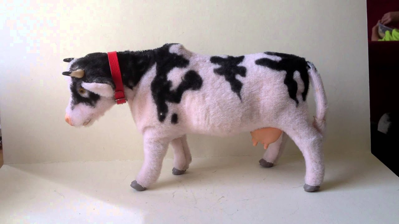 OLD VINTAGE ROSKO JOSIE WALKING COW BATTERY TIN TOY 1960's BOXED - YouTube