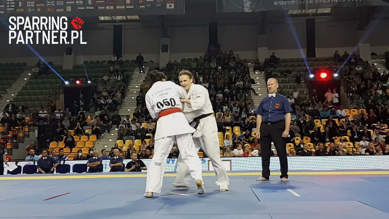 Ivanka Popova vs Agata Winiarska +60kg 7th World Karate Shinkyokushin ...