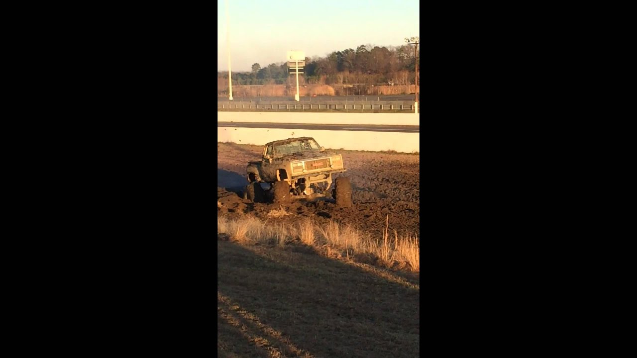 NJ Toughest Truck Challenge 2015 Mud Bog - YouTube