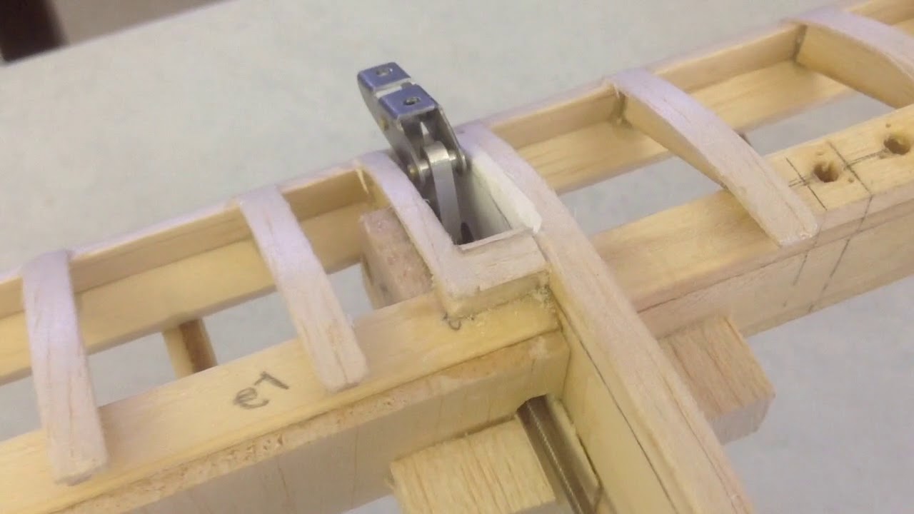 1/4 Scale DH60GM Handley Page slats mechanism - YouTube