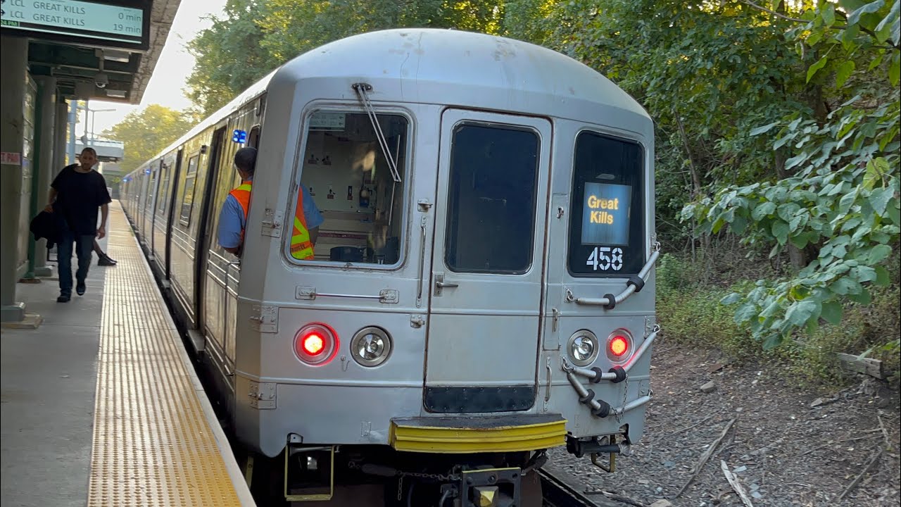 SIR R44M/ME-2 arrives and departs Grasmere Station - YouTube