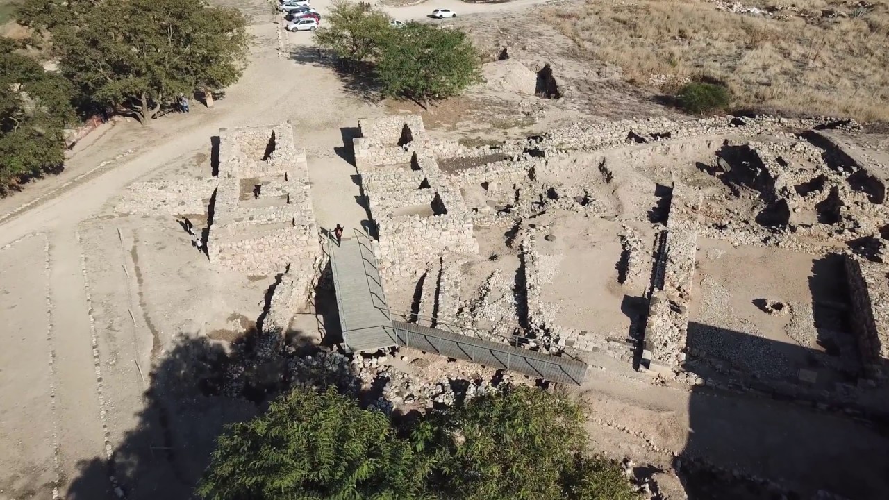 Tel Hazor - Solomonic gate (BibleWalks.com) - YouTube