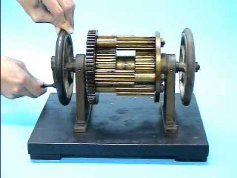 NTU F14 differential spur gear train - YouTube
