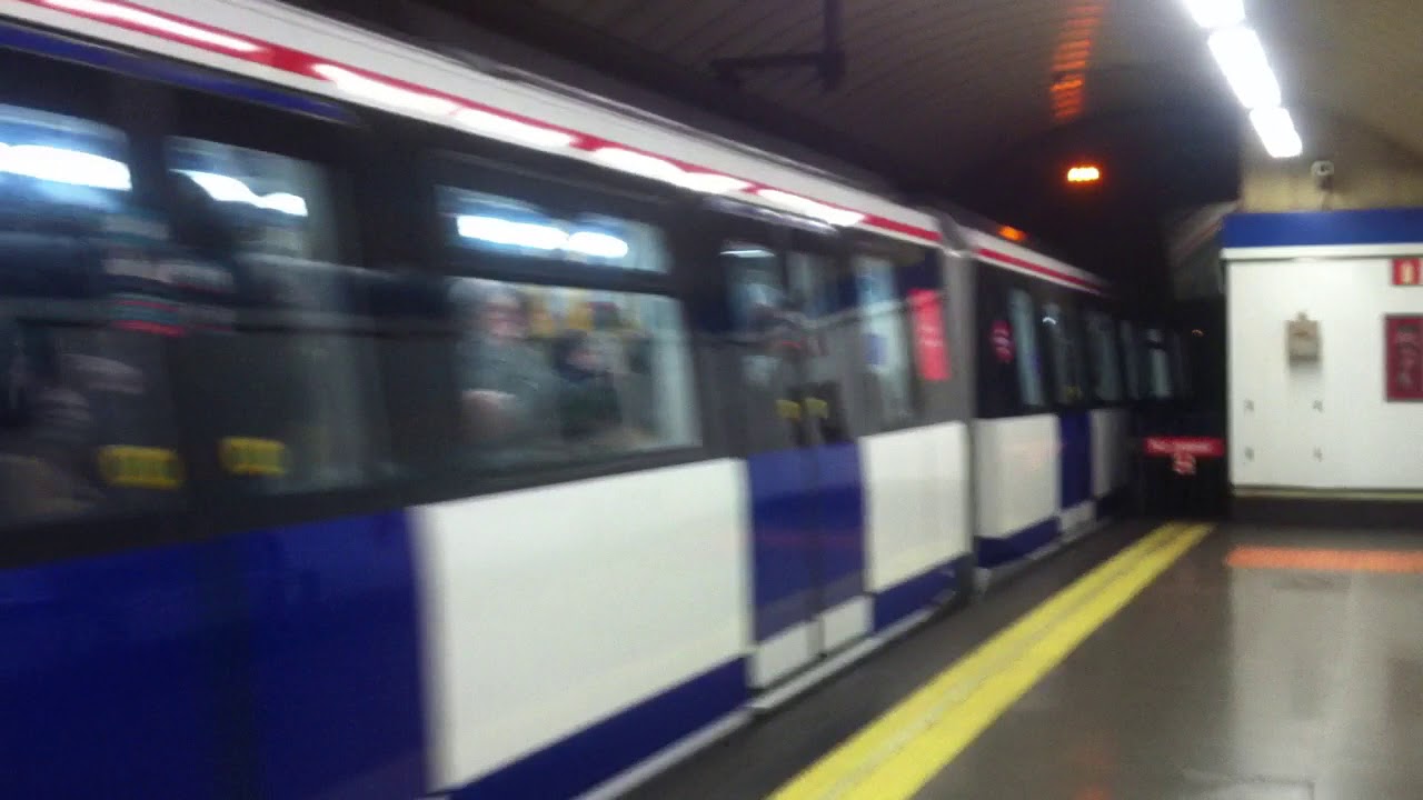 metro de madrid linea ramal seire 3000 saliendo de opera - YouTube