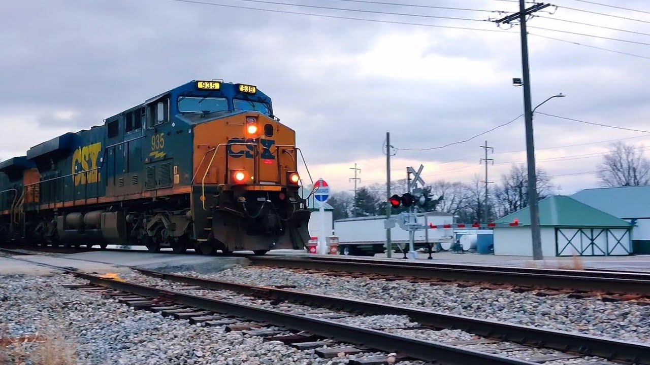 5 trains in 10 minutes on the CSX Woodland Sub - YouTube