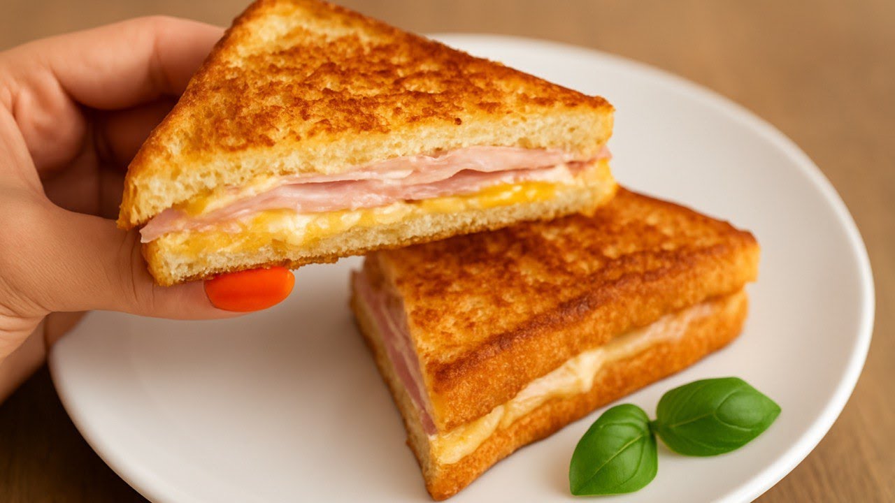 Unglaubliches Frühstücksrezept: Knuspriger Toast mit Käse, Wurst & Ei ...