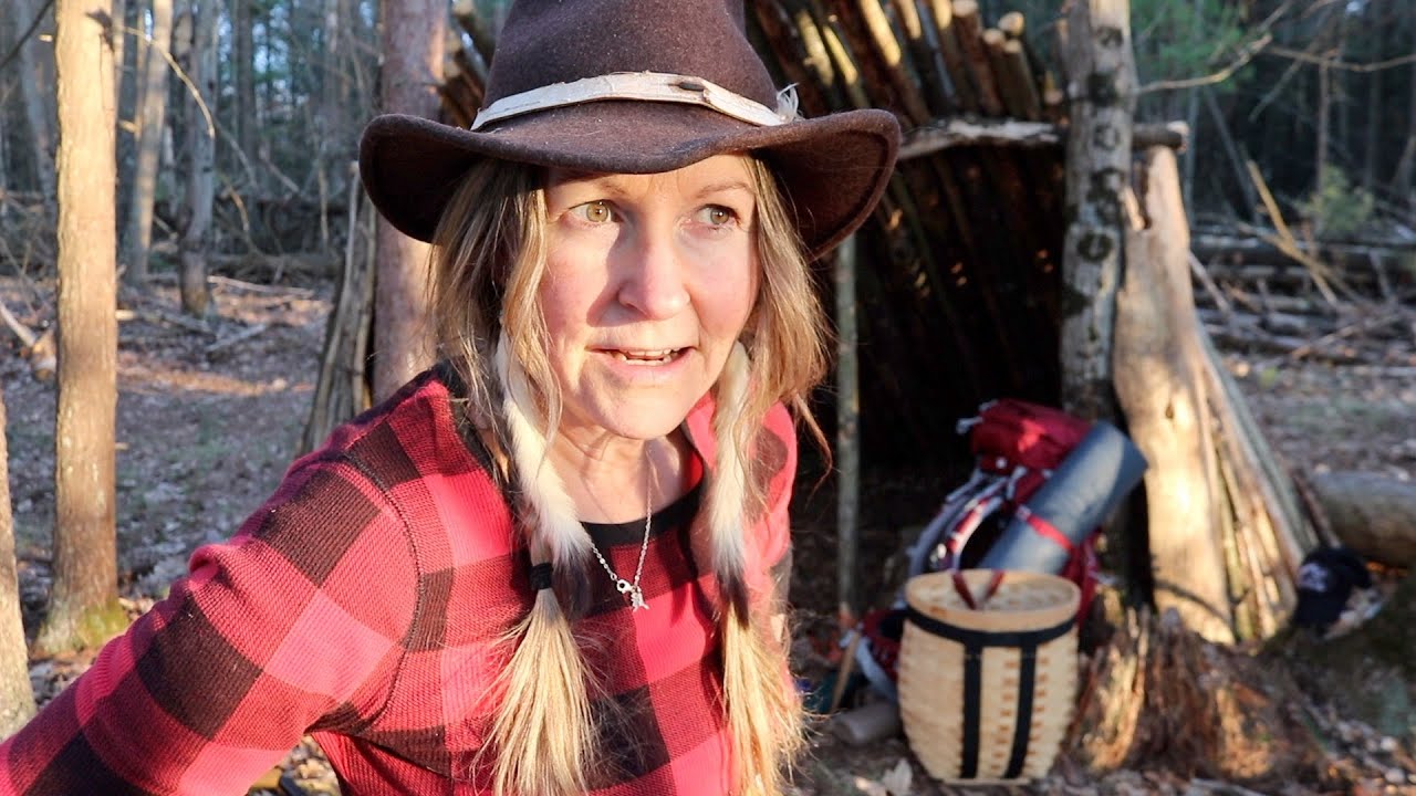 Full Moon Overnight at my new Bushcraft Shelter- ALONE with DA WOOF ...