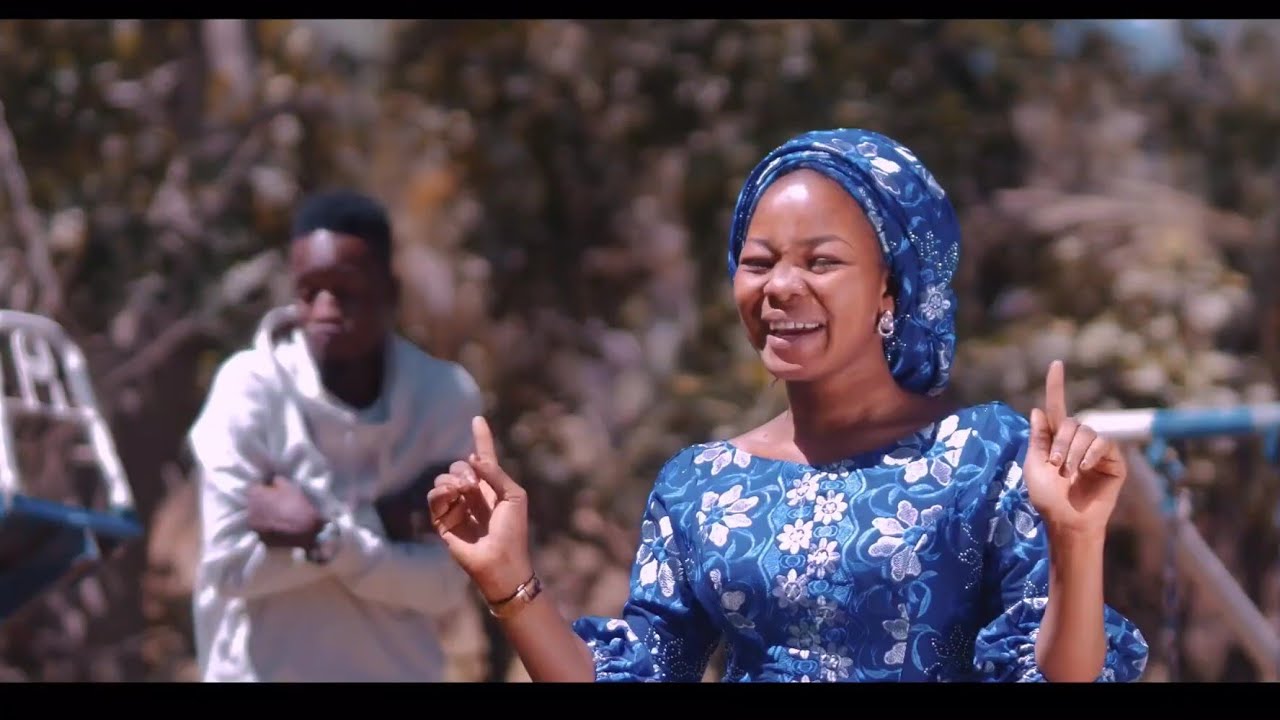 Sabuwar Waka ( Idan Ance Wa Nake So) Latest Hausa Song Original Video ...