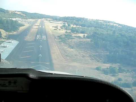 Steep Approach Using Full Flaps - YouTube