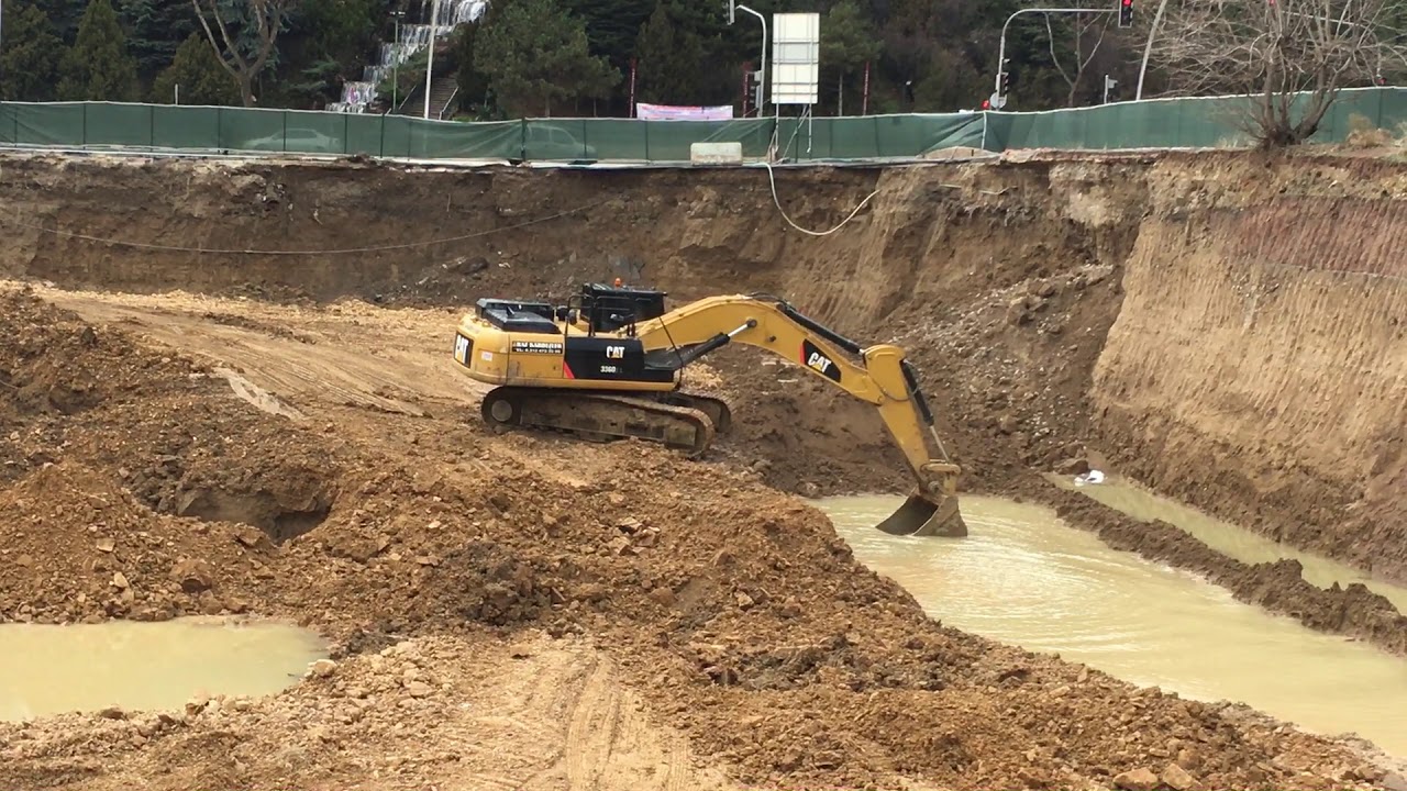 Cat 336 d2l ekskavatör yıkanırken - YouTube