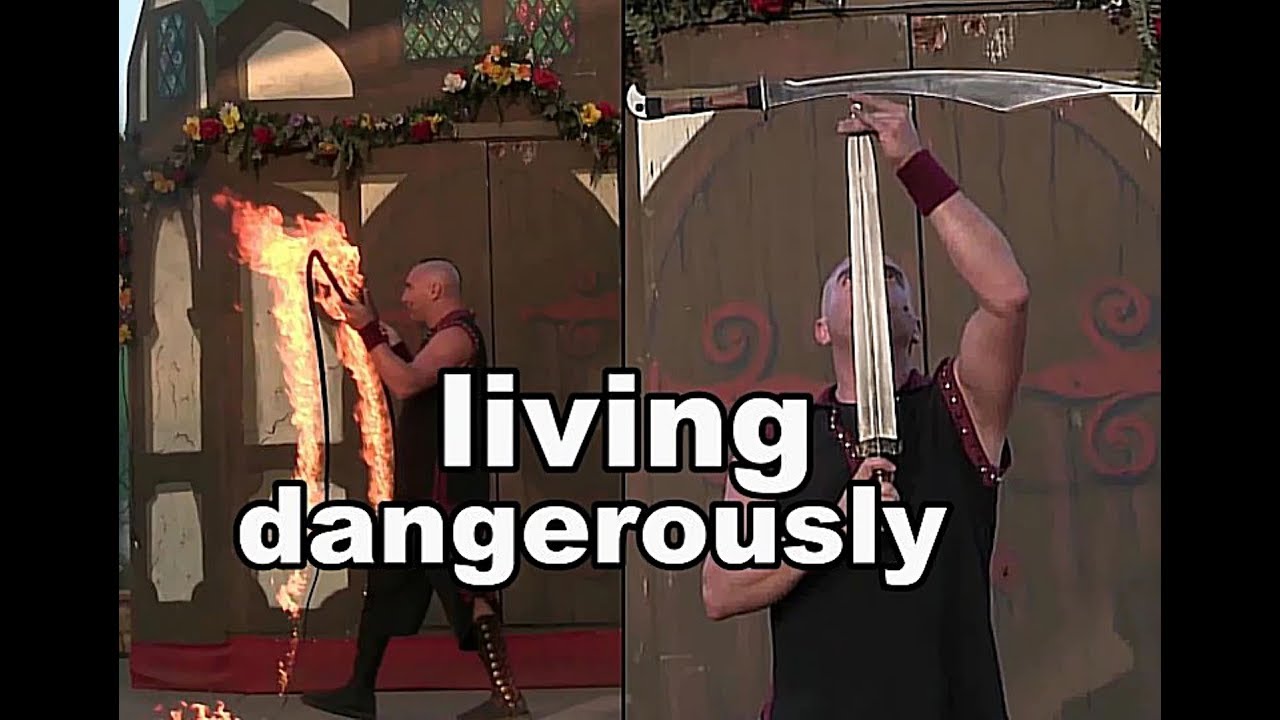 Blades of Steel Juggler Aaron Bonk @Renaissance Pleasure Faire - YouTube