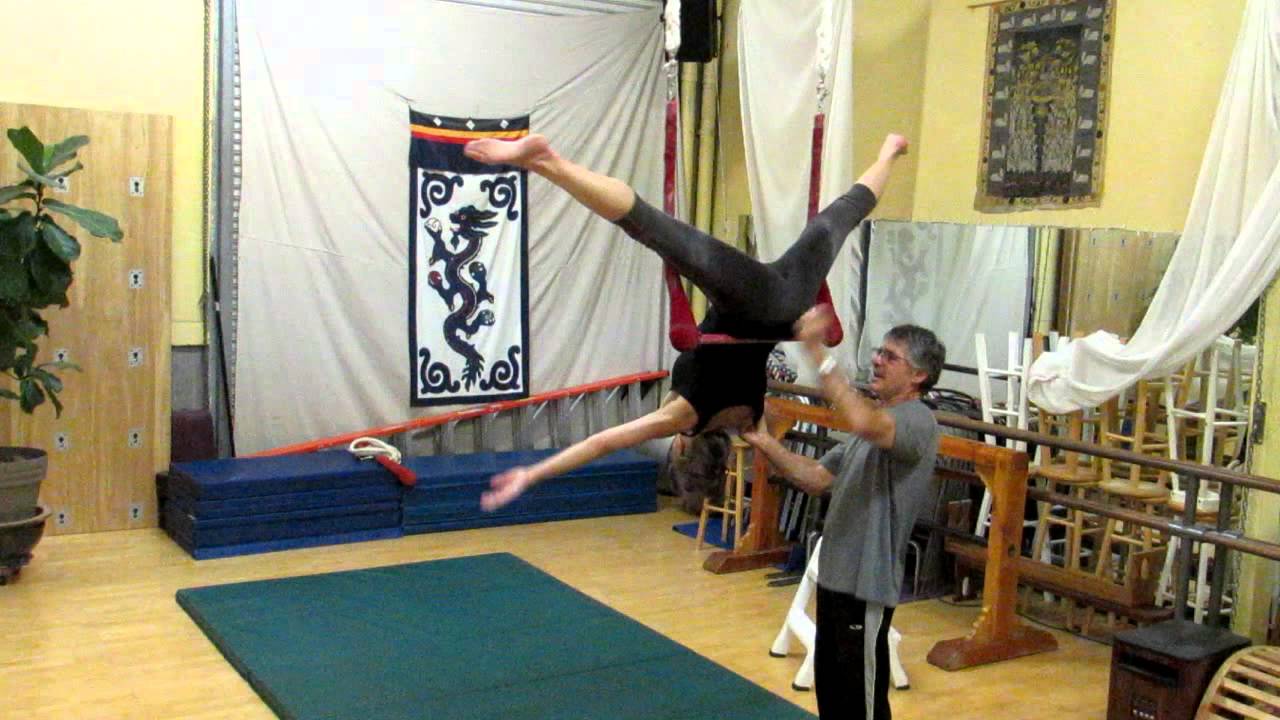 Spinning Trapeze Routine by Lauren Polo-Esakoff - YouTube