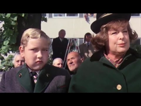 Mrs. Gloop (Willy Wonka) - YouTube