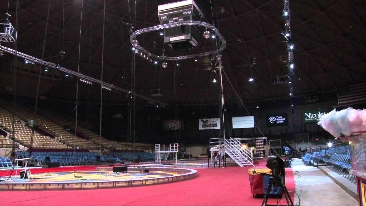 Beja Shrine Circus comes to Brown County arena - YouTube