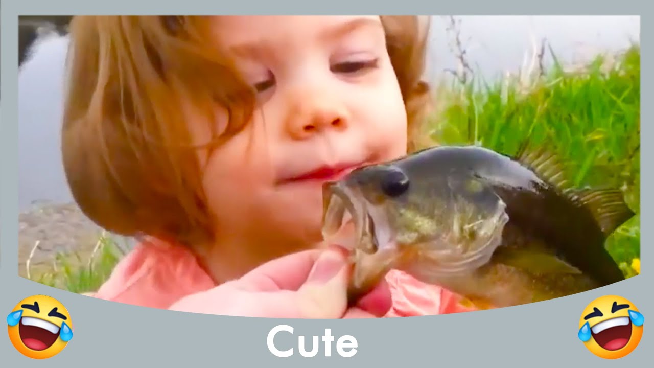 BABY MEET FISH FOR THE FIRST TIME #2 - YouTube