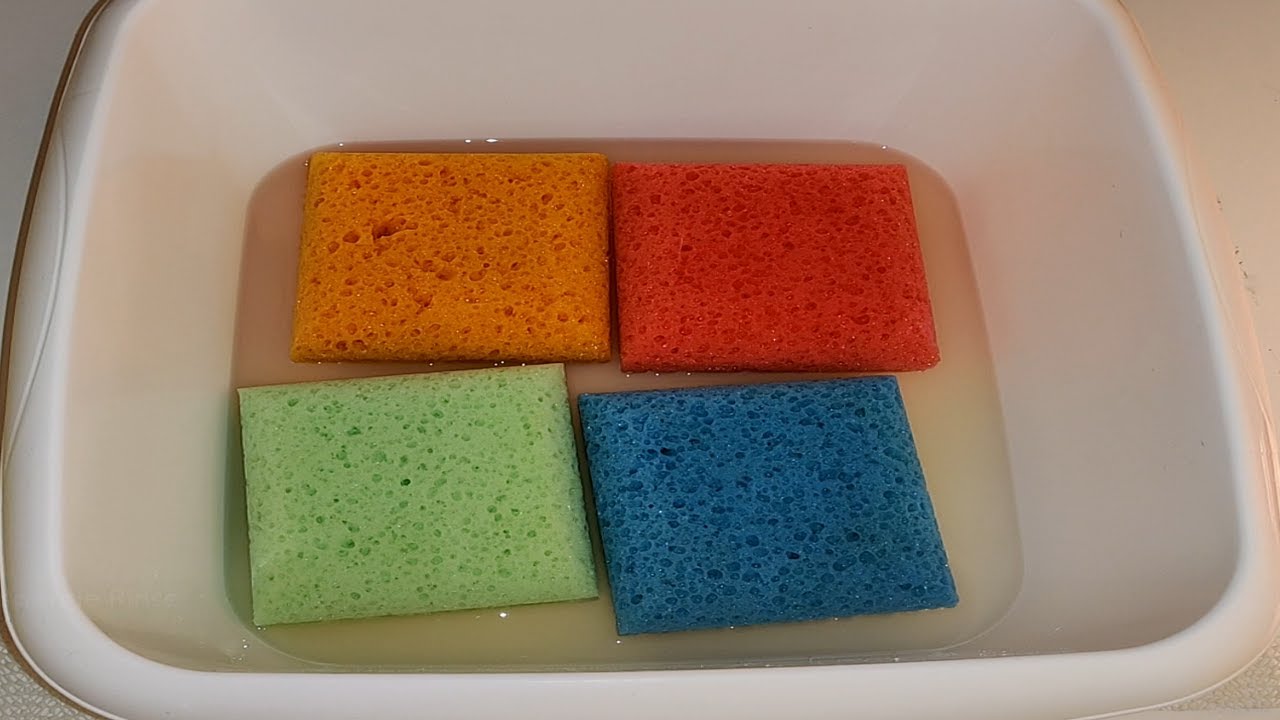 ASMR Sponge Squeeze - Rinse - colourful sponges (X-Mas Sponges) - YouTube
