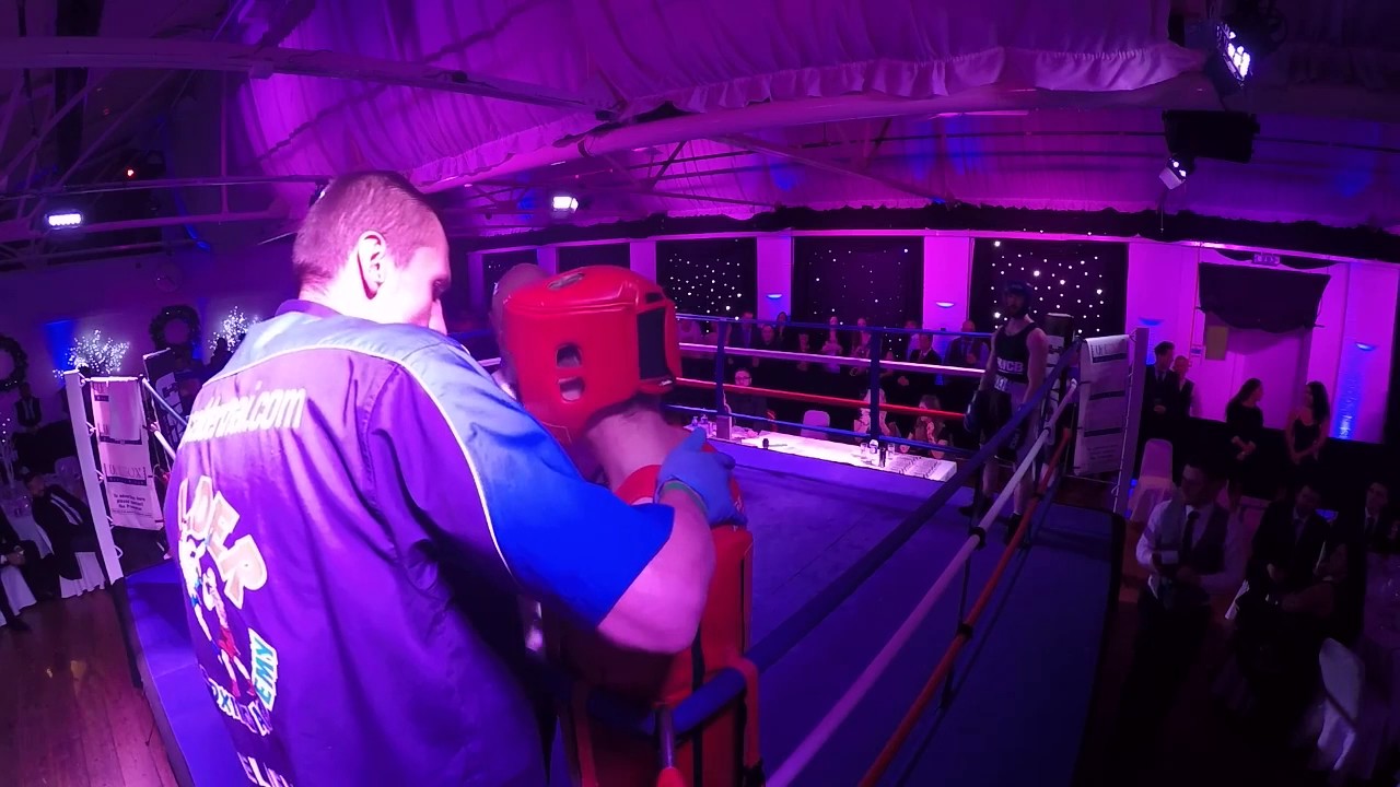 Ultra White Collar Boxing Halifax | Gorge King VS Lee Brayshaw - YouTube