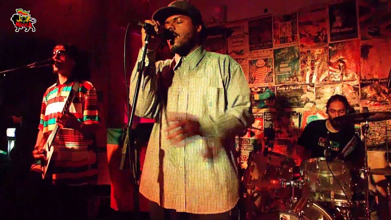 Jah I Ras e Monkey Jhayam e QG Imperial no Jah Música - YouTube