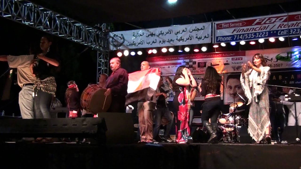 Beautiful Arab ladies dancing at the Arab festival . - YouTube