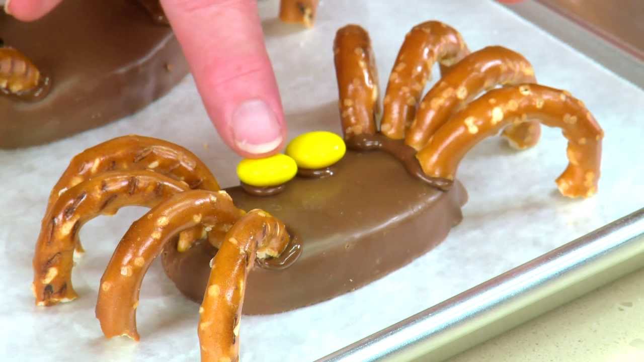 HERSHEY'S Halloween Recipes and Crafts - REESE'S Peanut Butter Pumpkin ...