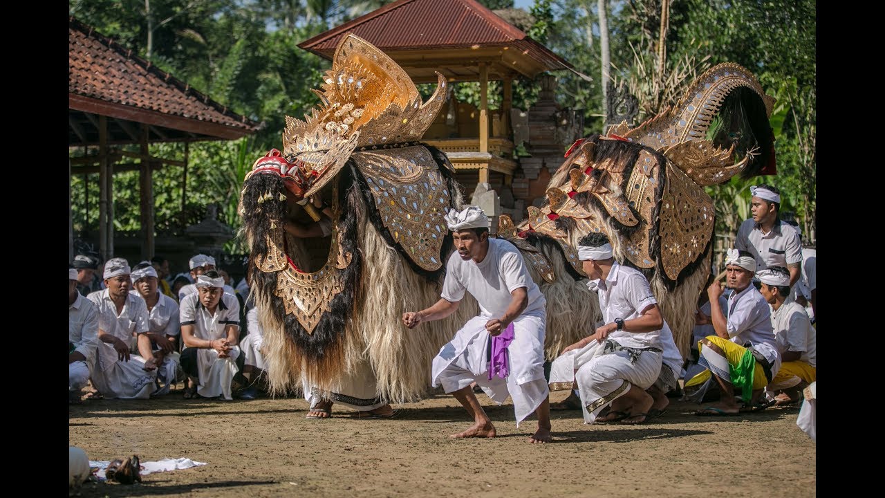 A Journey to Munduk Alas Arum Temple - YouTube