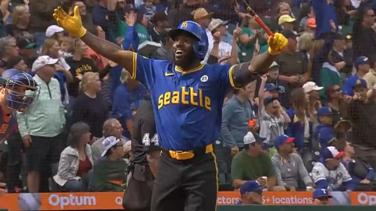 Batter Taunts Pitcher Three Times in a Row, Then Launches Homer - YouTube