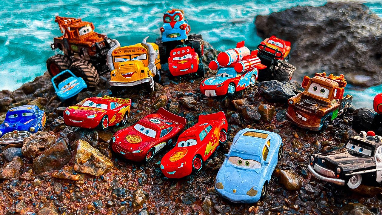 Disney Pixar Cars falling into deep pool | Lightning McQueen, Rayo ...