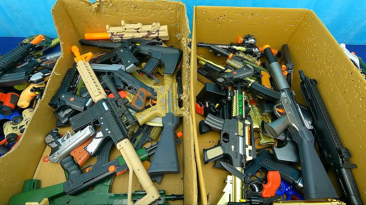 Two Boxes of Toy Guns, Shotguns, Army Guns, Dangerous Bead-Throwing Toy ...