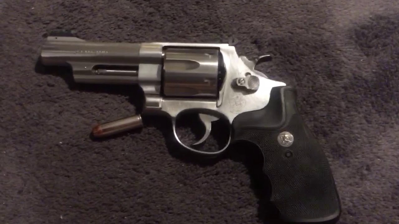 S&W 629 44 magnum 4 inch review and discussion - YouTube