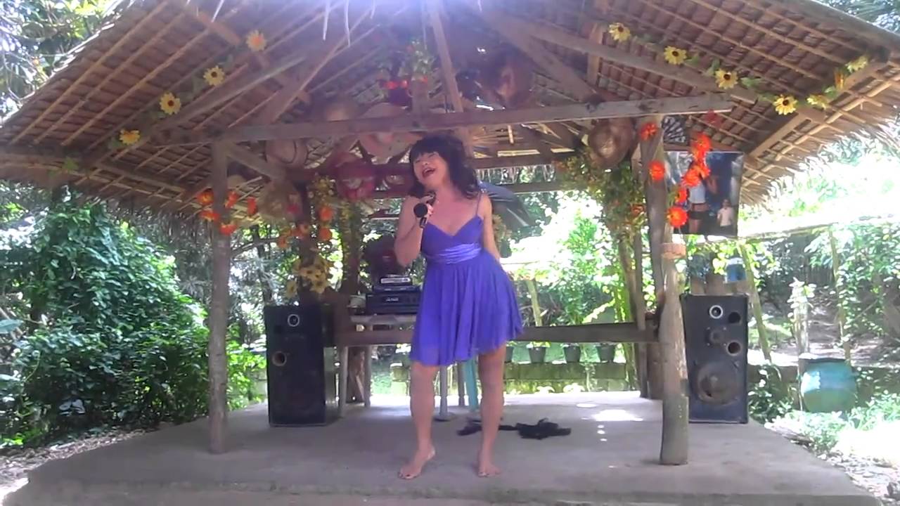Prony the snake's Security Guard At Albur, Bohol - YouTube