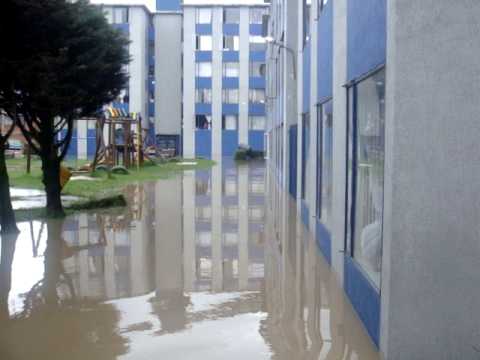 Inundacion en Fontibón Tarento 3 de abril del 2009 - YouTube