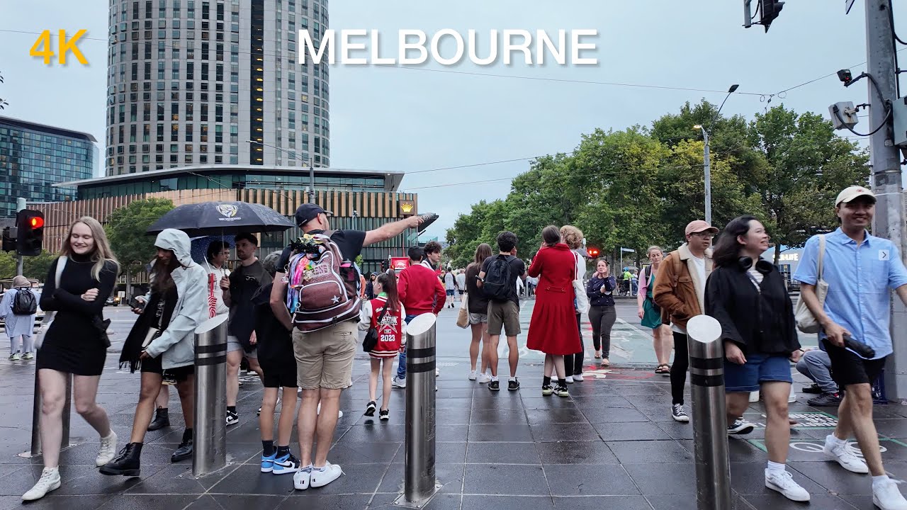Melbourne City Evening Walk Tour in November - YouTube