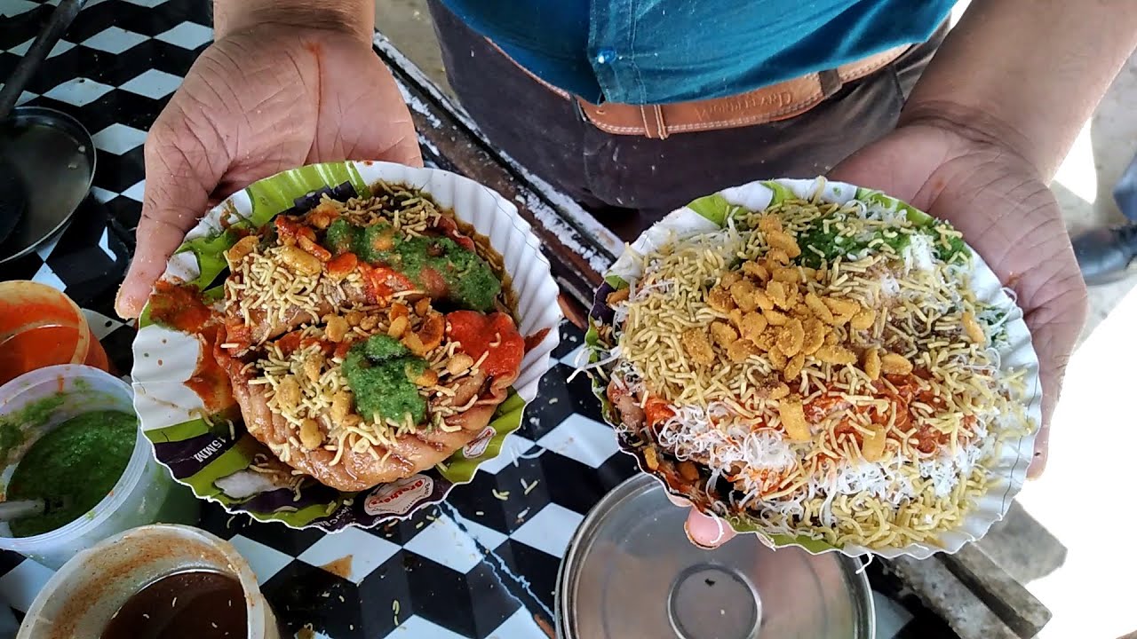 Tasty Spicy Jamnagari Ghughra | Ahmedabad Street Food - YouTube