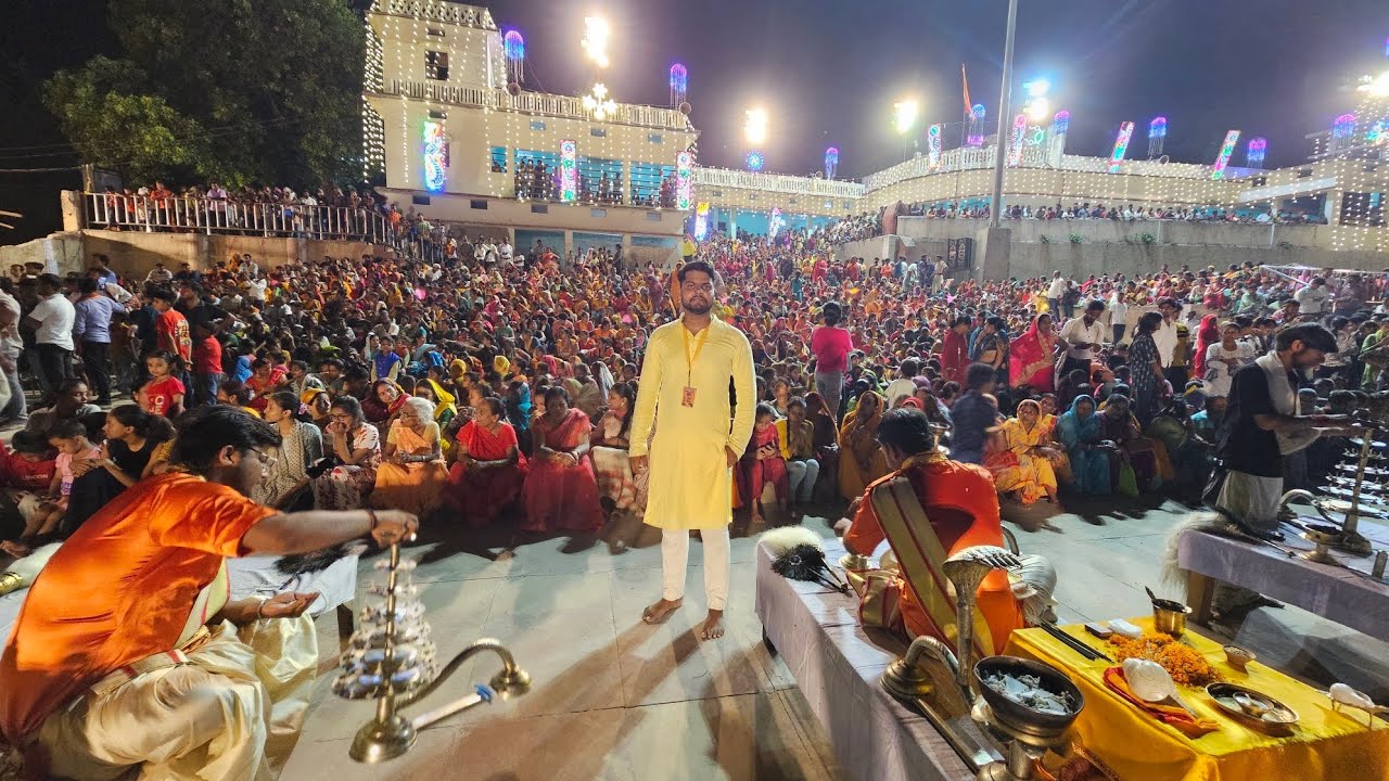 Ganga maha aarti chirand.. - YouTube