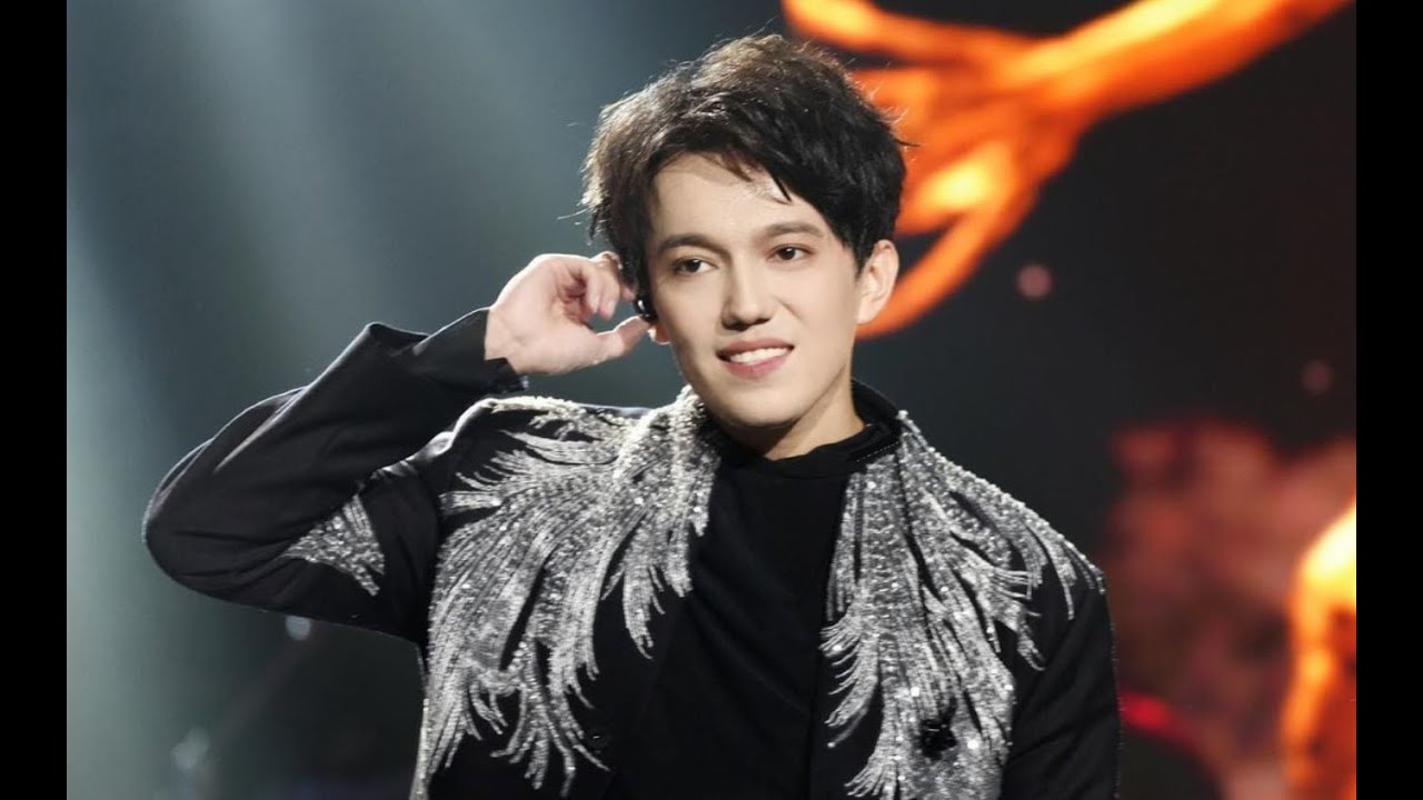 Dimash ~~~ Concerto Praga 16 04 2022 - YouTube