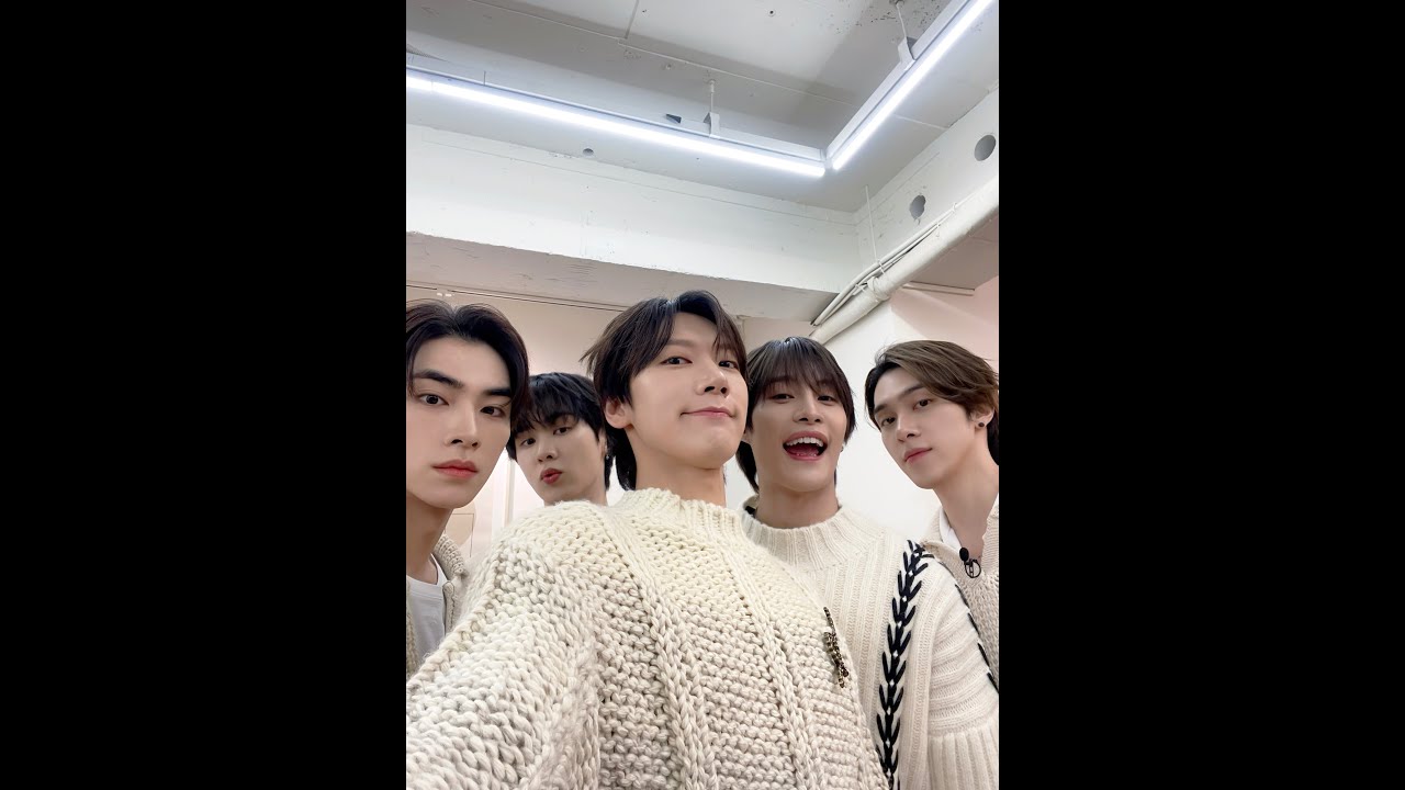 250117 WayV Instagram live 威神V 인스타 라이브 "💚Happy WayV Day💚" - YouTube