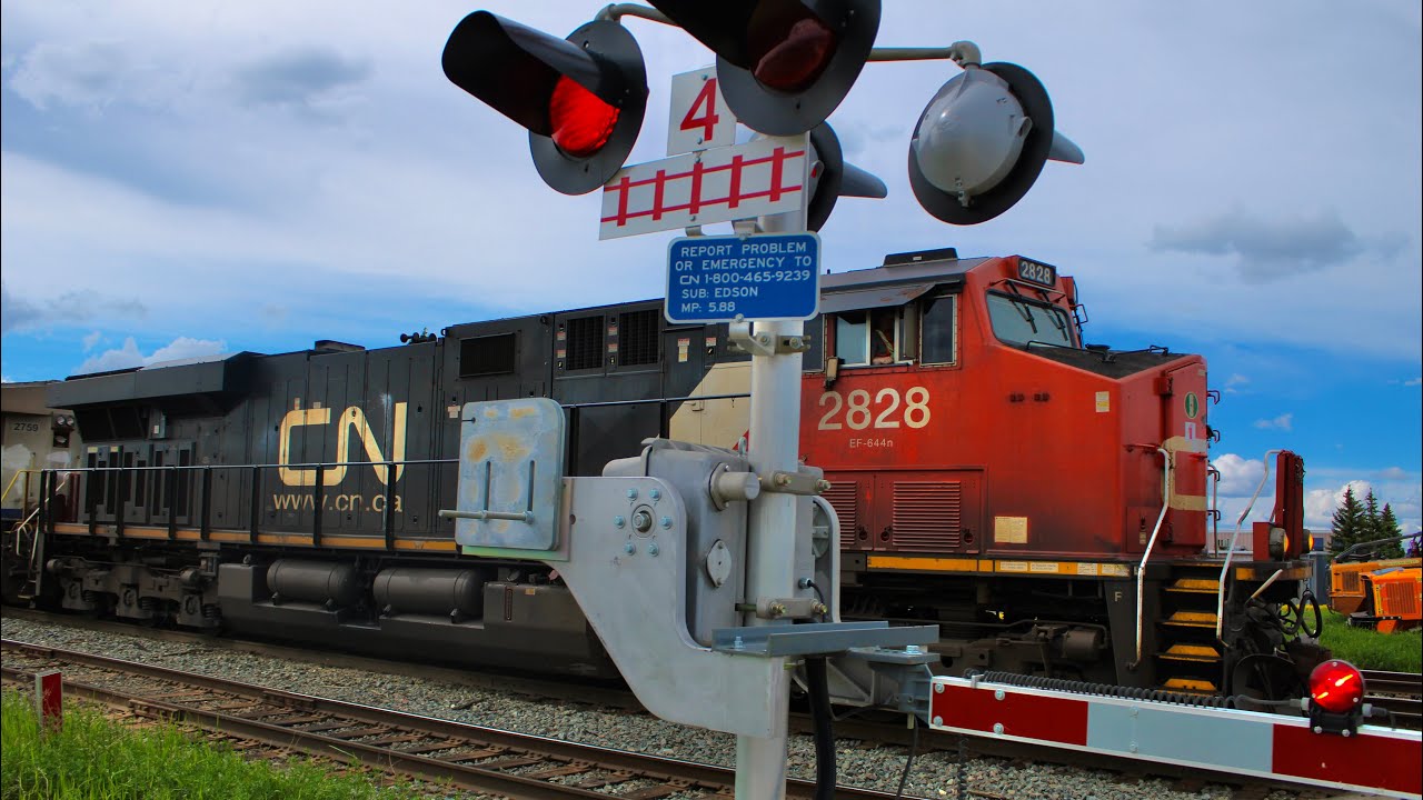 CN 2828 East Leading CN M310 - Union - Edmonton, AB - YouTube