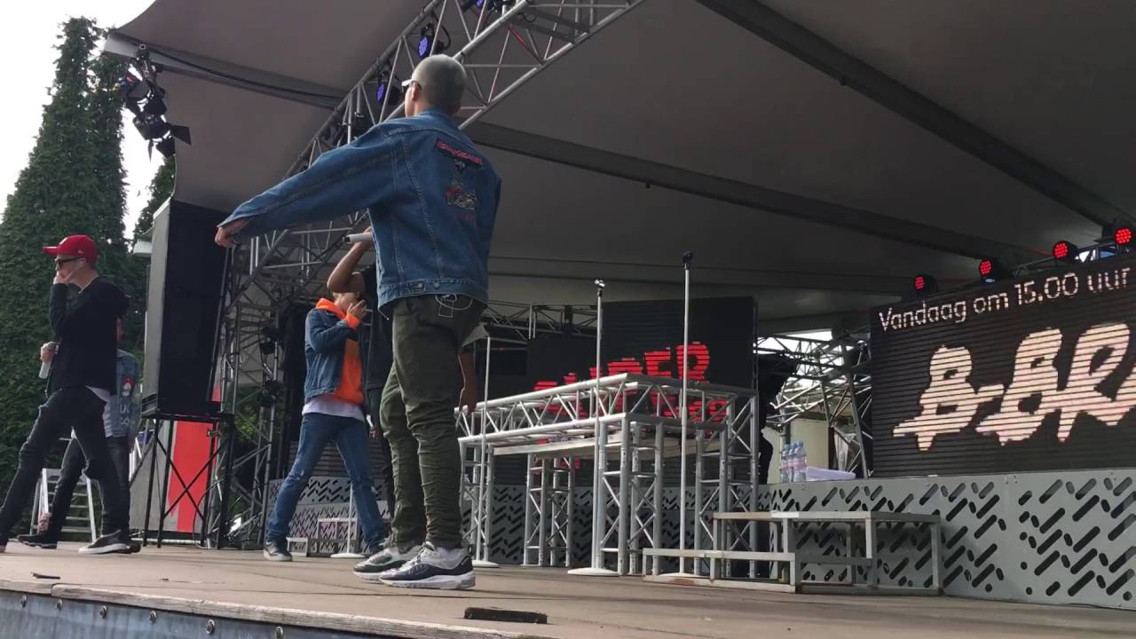B-Brave Walibi #on fire - YouTube