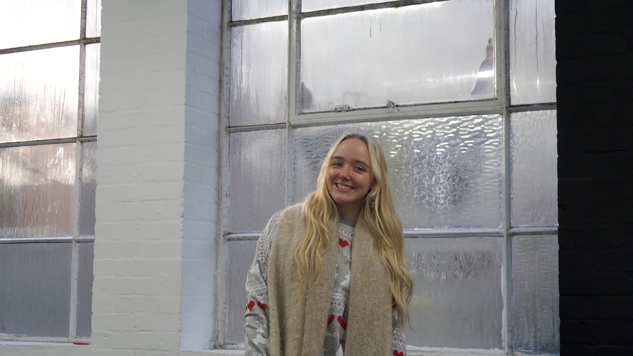 Getting ready with Sarah for Song And Dance N.1 - YouTube