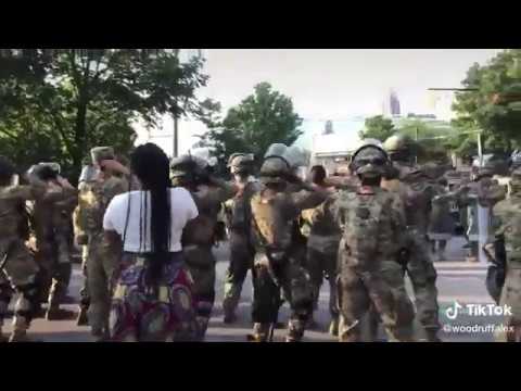 NATIONAL GUARDS DANCING | USA RIOTS | GEORGE FLOYD - YouTube